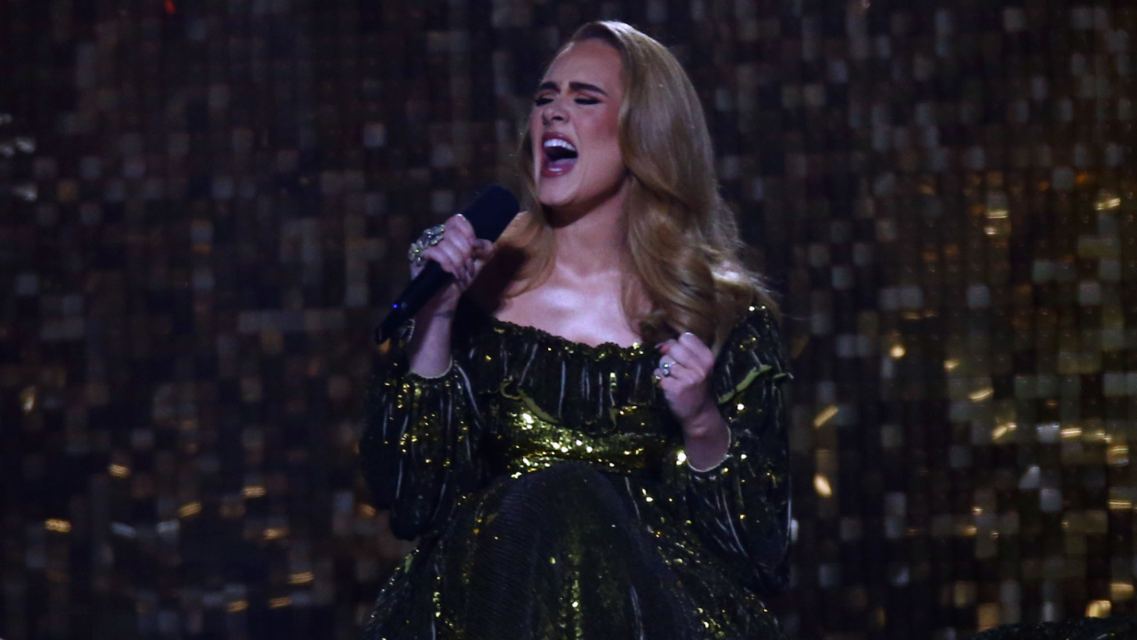 Adele announces new dates for her Las Vegas residency at The Colosseum ...