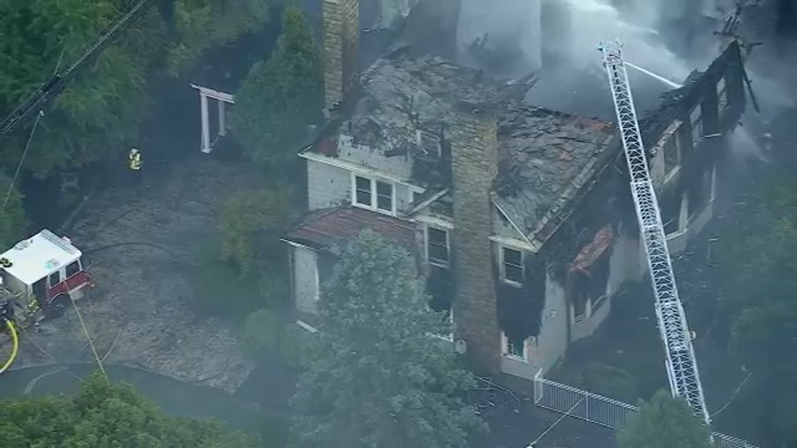 Massive fire destroys home in Morris Township, New Jersey - ABC7 New York