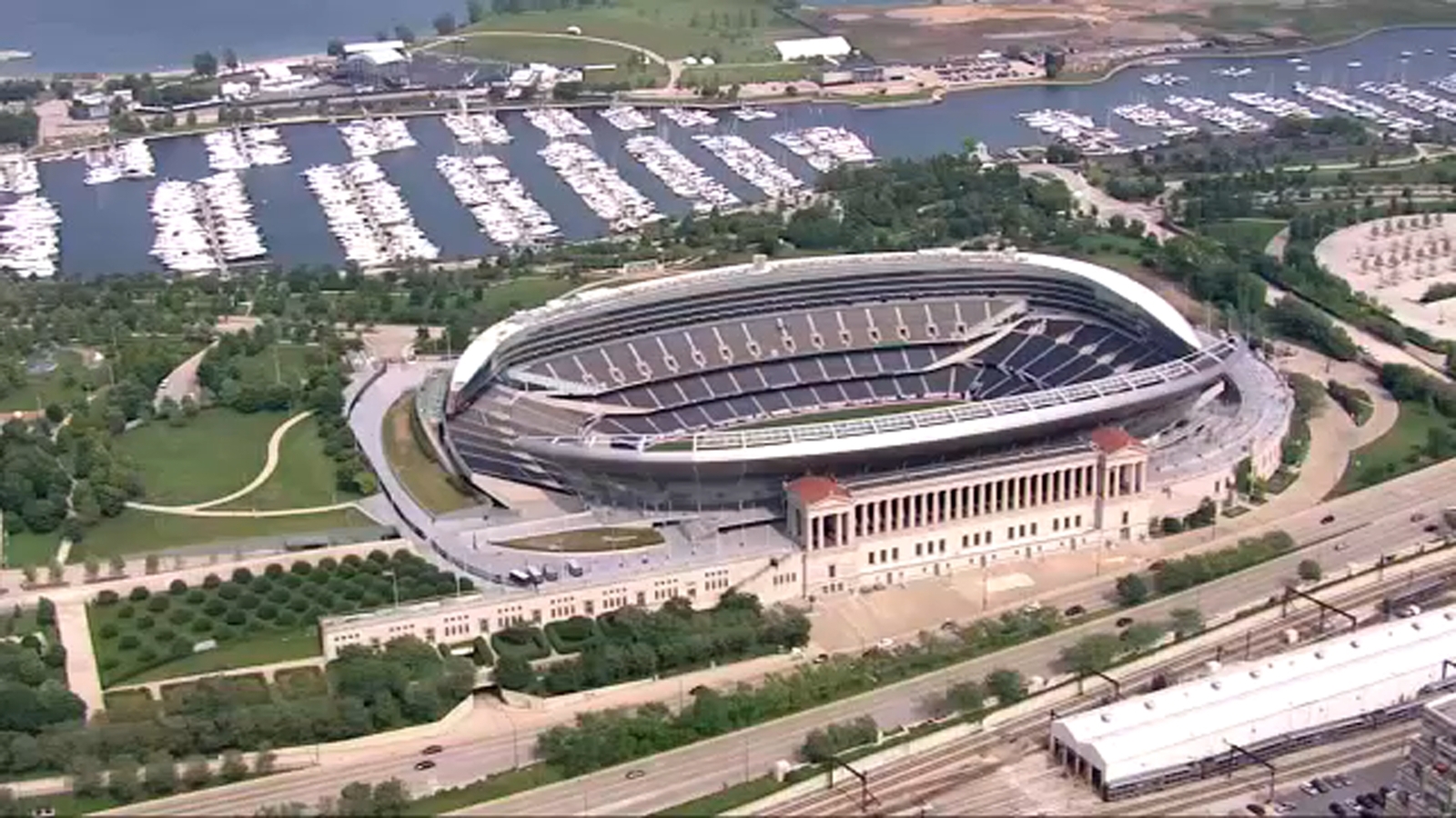 Chicago alderman files ordinance to stop Soldier Field renovations on ...