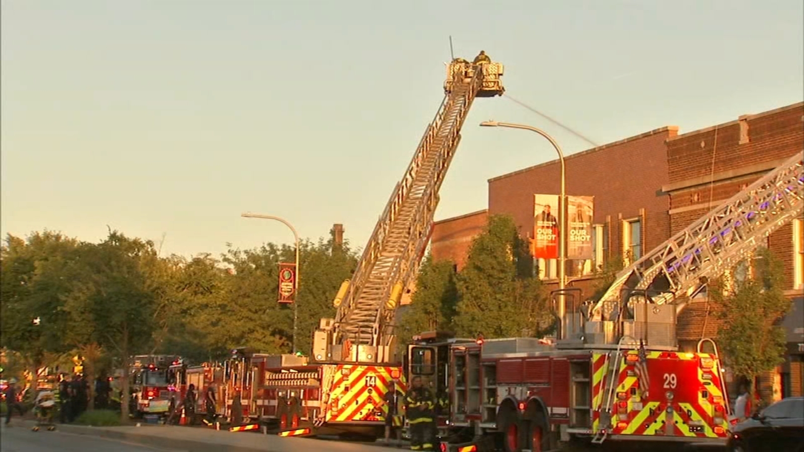 Chicago firefighter injured fighting Austin blaze on Chicago Avenue ...