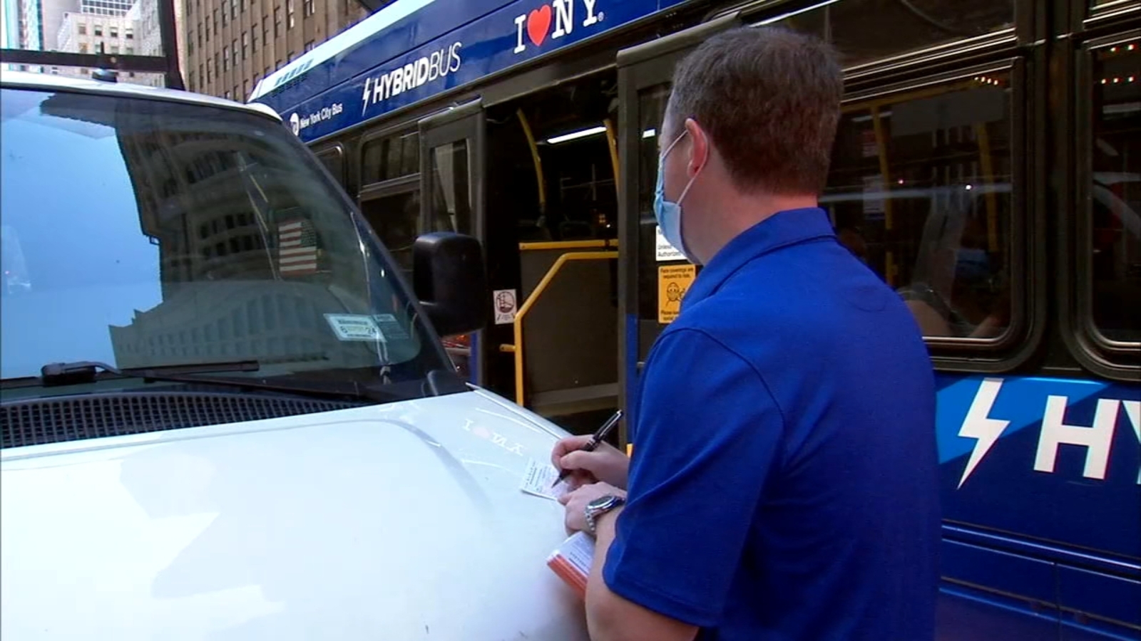 Bus lane crackdown: MTA police officers issuing tickets for violations ...