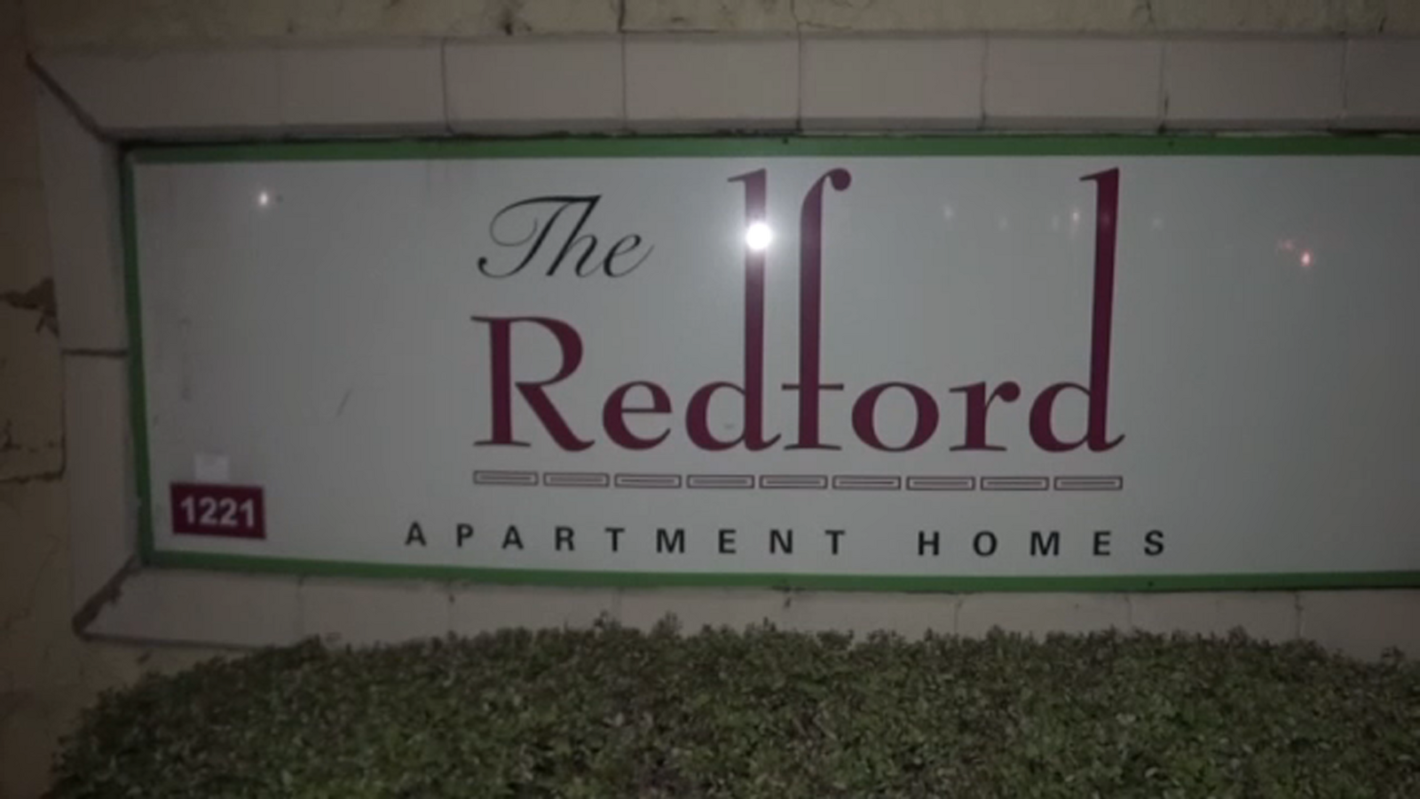 Houston crime: Man killed after wrestling woman over gun in southeast ...