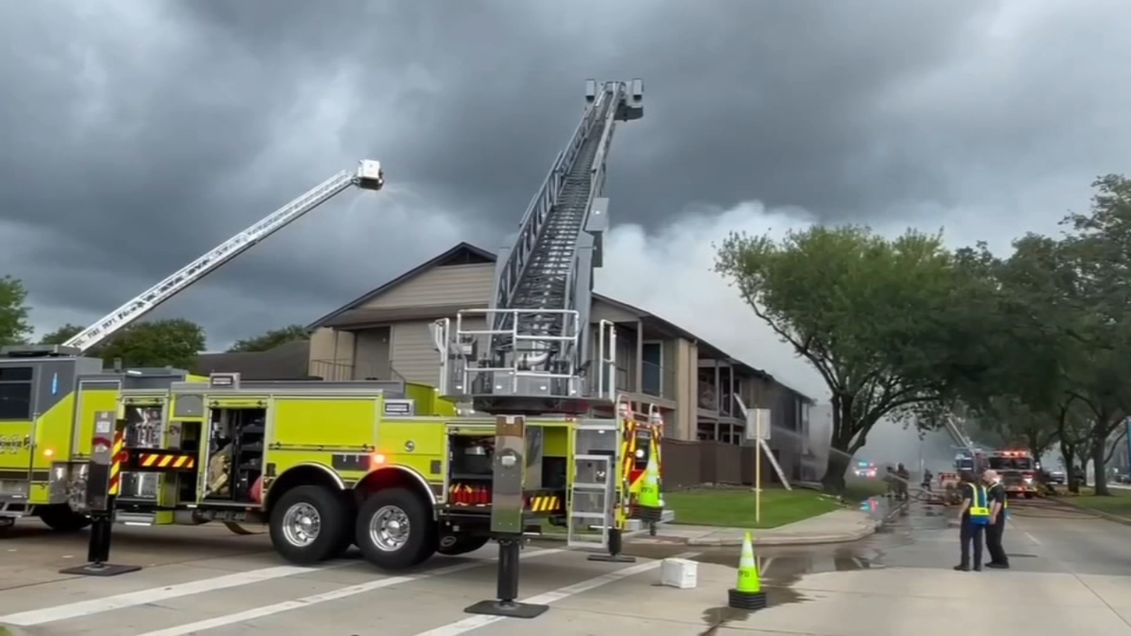Apartment fire at Baybrook Village Apartments on West Bay Area ...