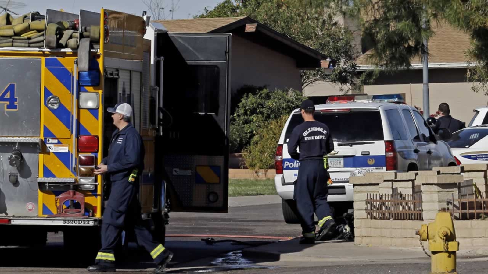 Phoenix police face bullets from shooter who killed family, set house ...