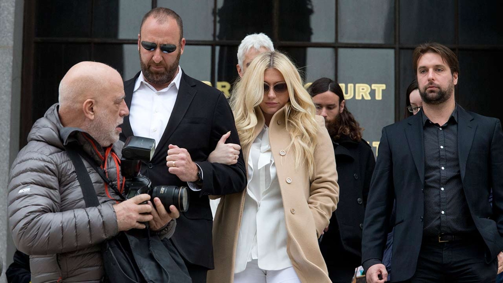 Kesha concert canceled at Loyola University - ABC7 Chicago
