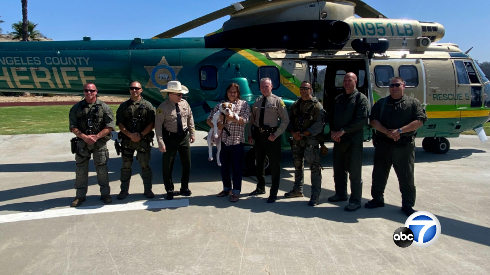 Hiker, his dog meet and thank LASD rescue crew after saving their lives ...