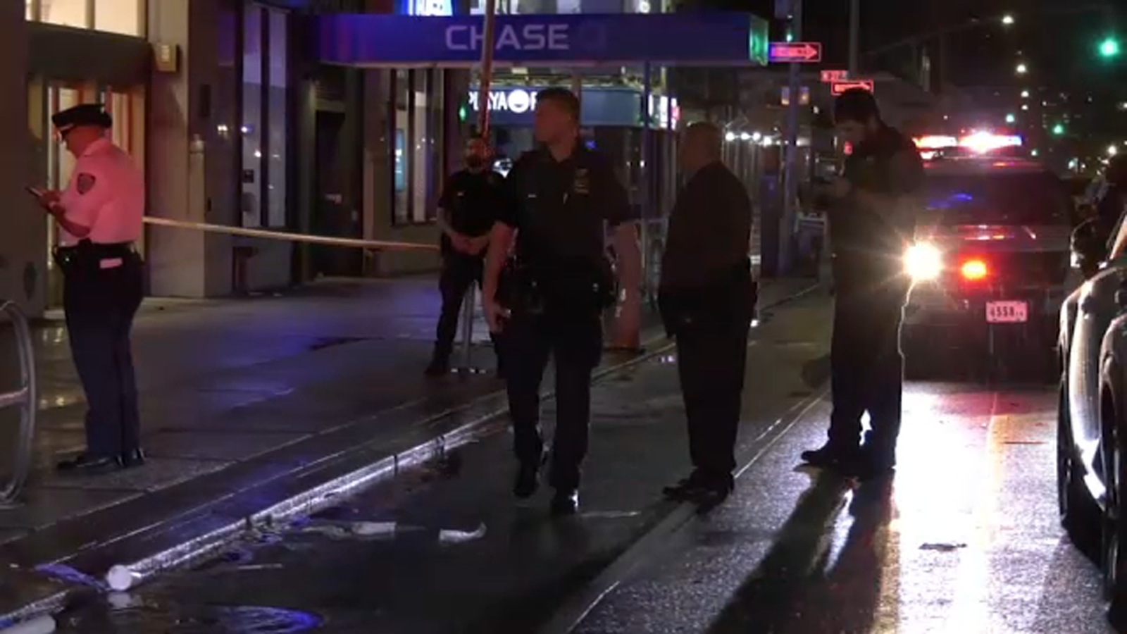 Man fatally stabbed in Chelsea, suspect on the loose - ABC7 New York