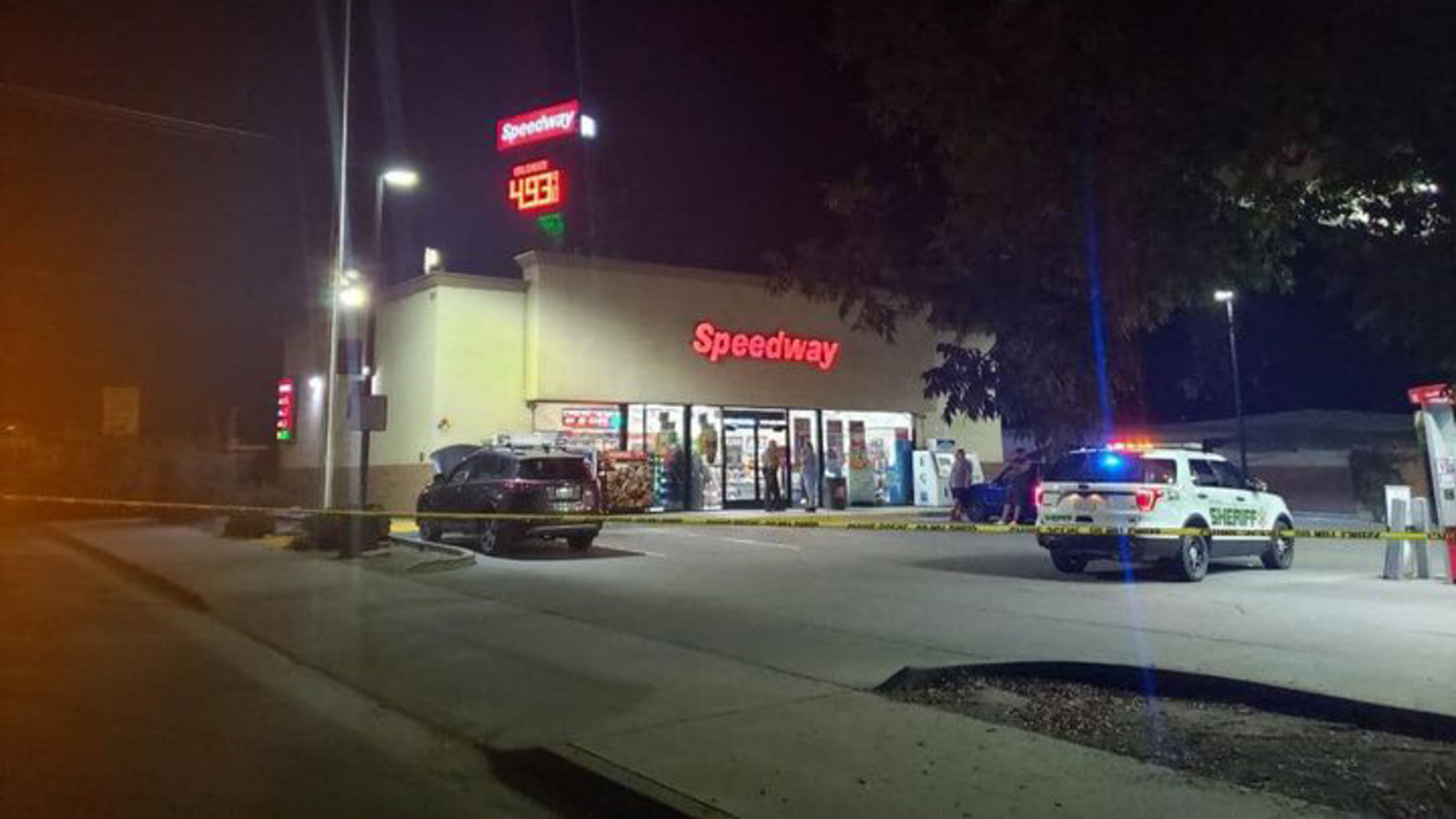 2 convenience stores robbed by armed group of 3 in Tulare County ...