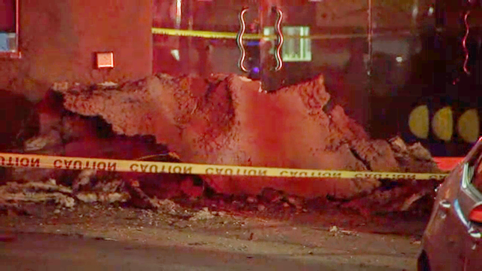 Houston Downtown Aquarium: Part of restaurant's roof collapses, sending ...