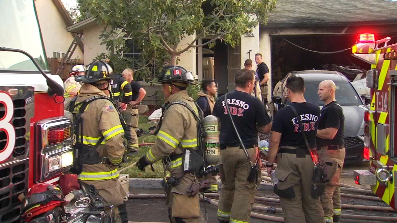 Family displaced from northwest Fresno home due to garage fire - ABC30 Fresno