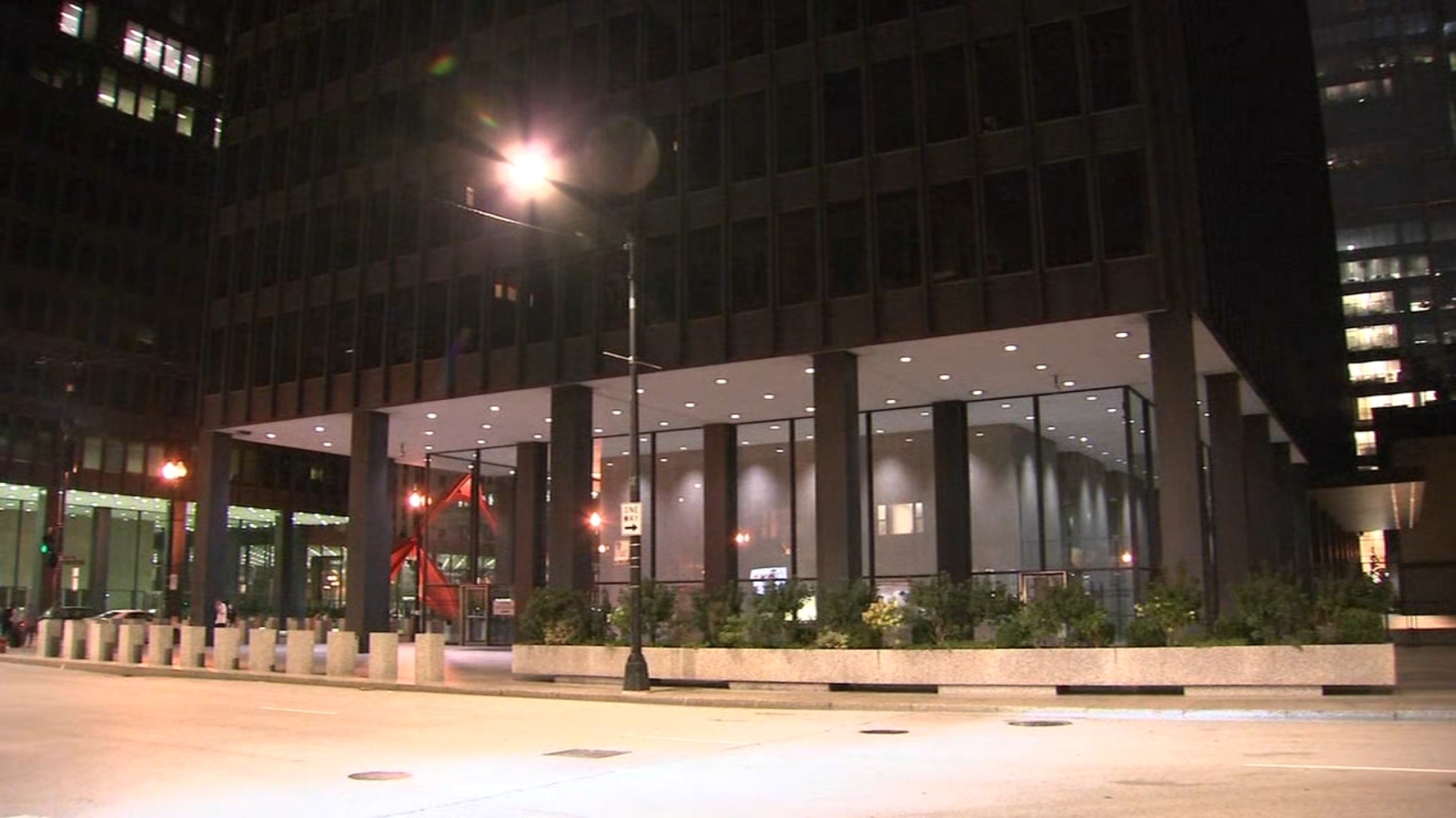 R Kelly trial news: Chicago judge to hear emergency motion to stop Jim ...