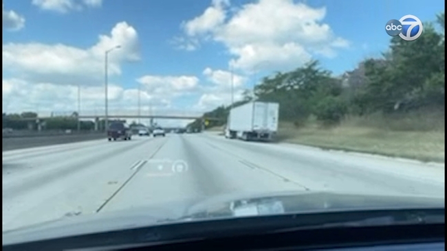 I-290 crash: Semi-truck caught on camera swerving, driving erratically ...
