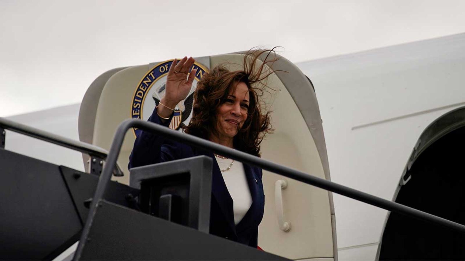 Vice President Kamala Harris coming to Chicago Friday, holding ...