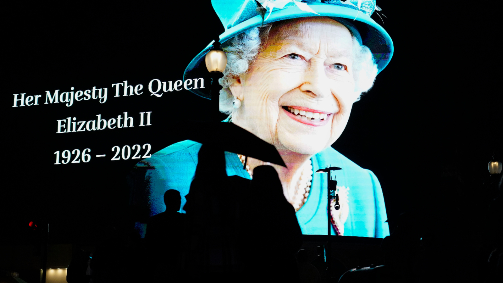 Remembering Queen Elizabeth: Passengers at Philadelphia airport travel ...