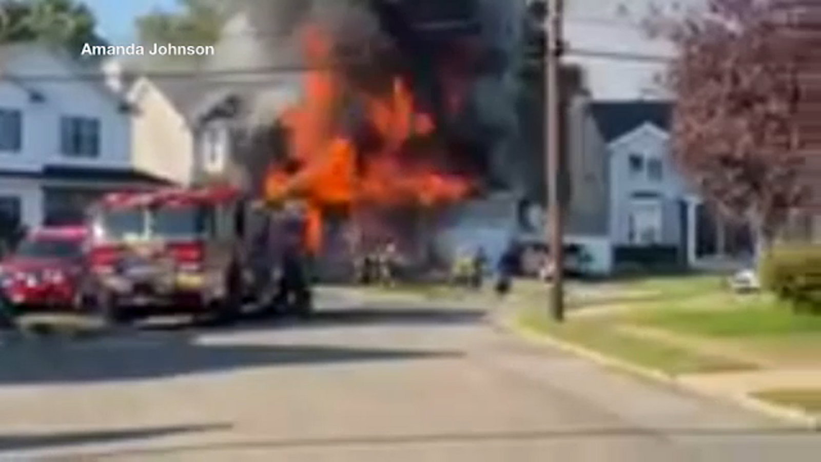 Deliveryman helps rescue family from burning home in Syosset - ABC7 New ...