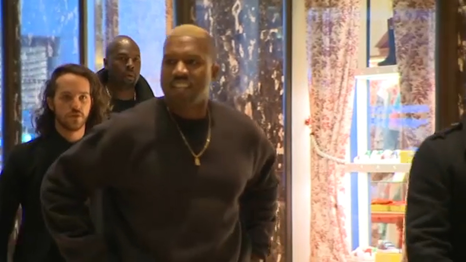 Kanye West ending Gap partnership; plans to open his own Yeezy stores ...