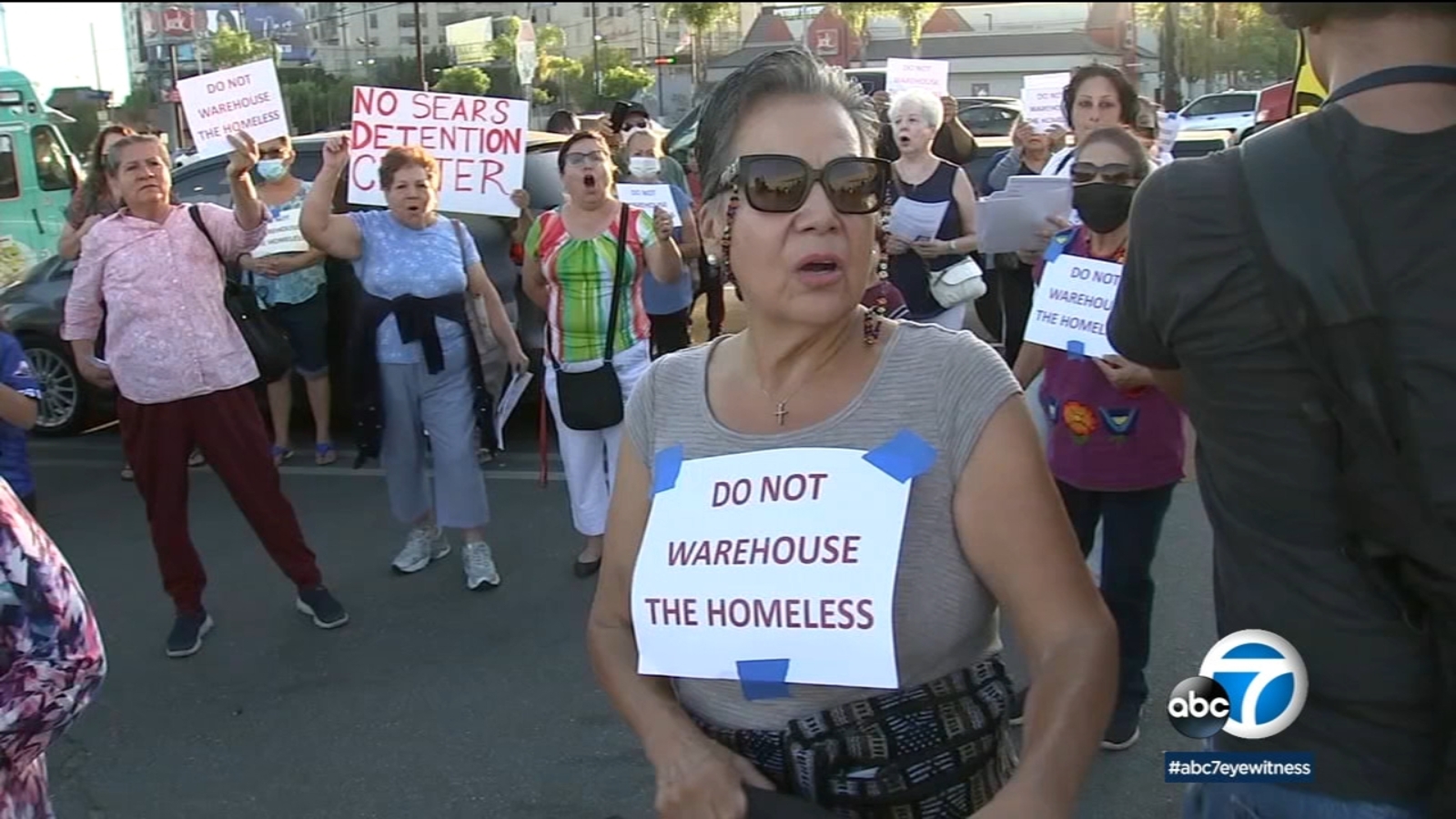 Boyle Heights residents protesting plan to turn Sears building into ...