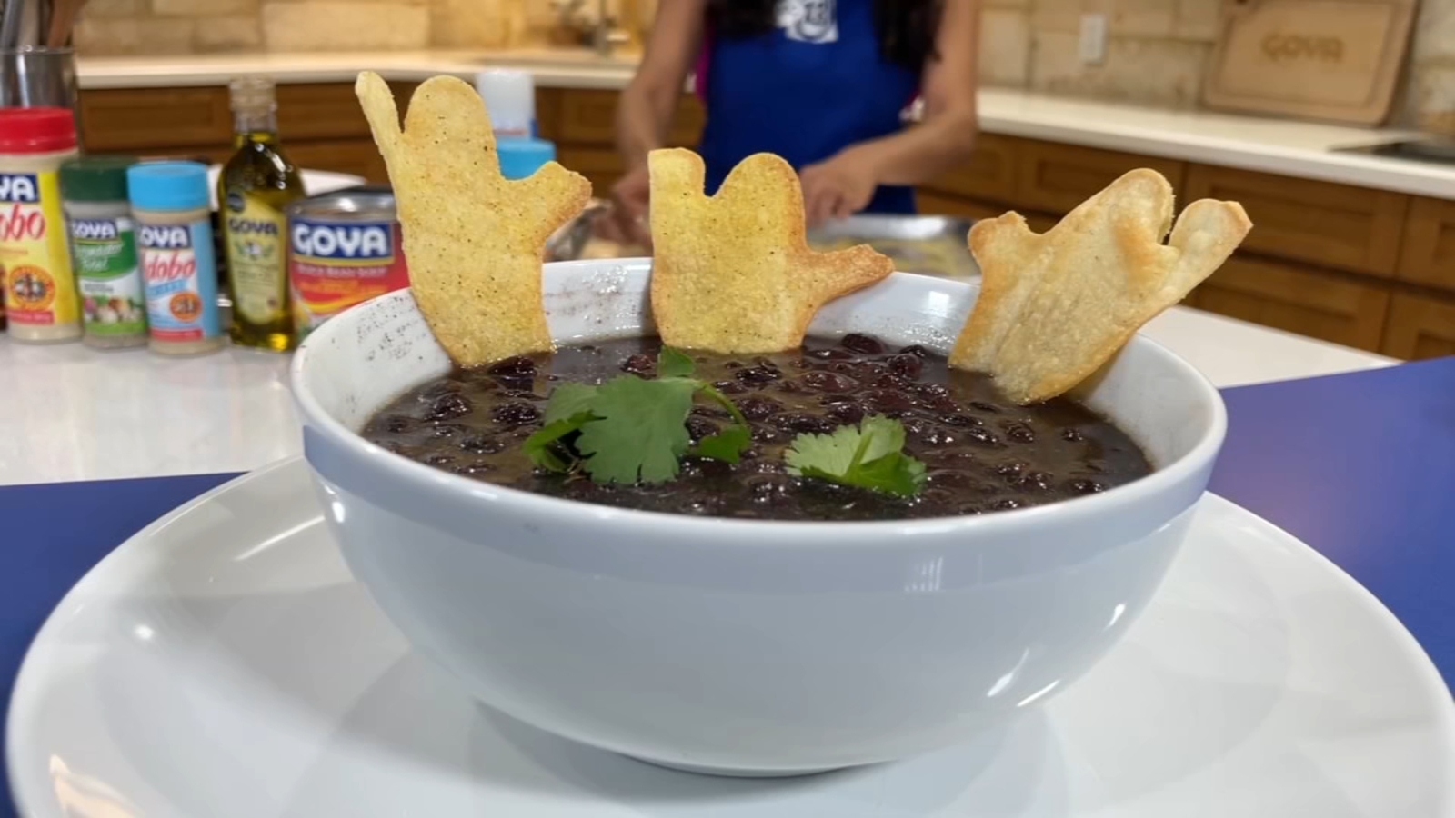 Cooking with ABC13: GOYA, Pooja's Spooky Halloween Tortilla Chips ...