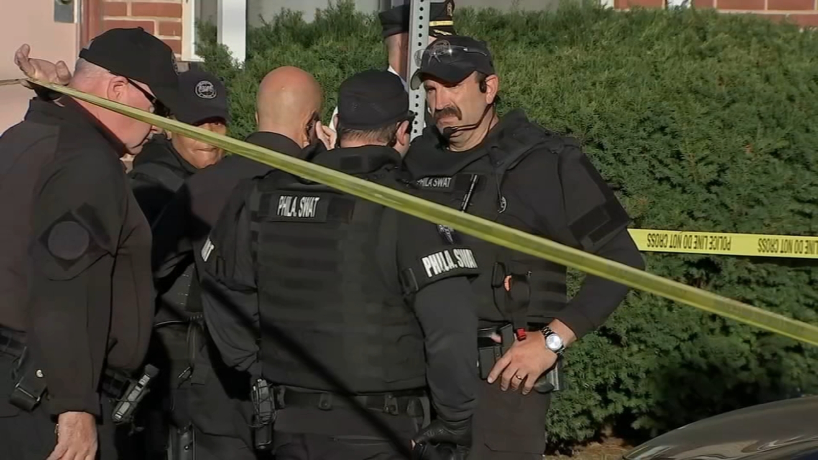 CRIME - 3 Philadelphia Police SWAT officers shot serving warrant ...
