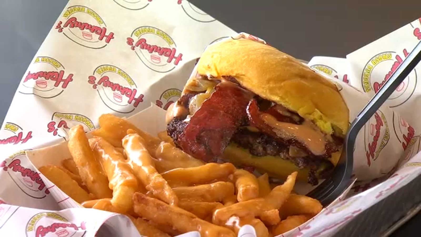New burger restaurant opens in northwest Fresno - ABC30 Fresno