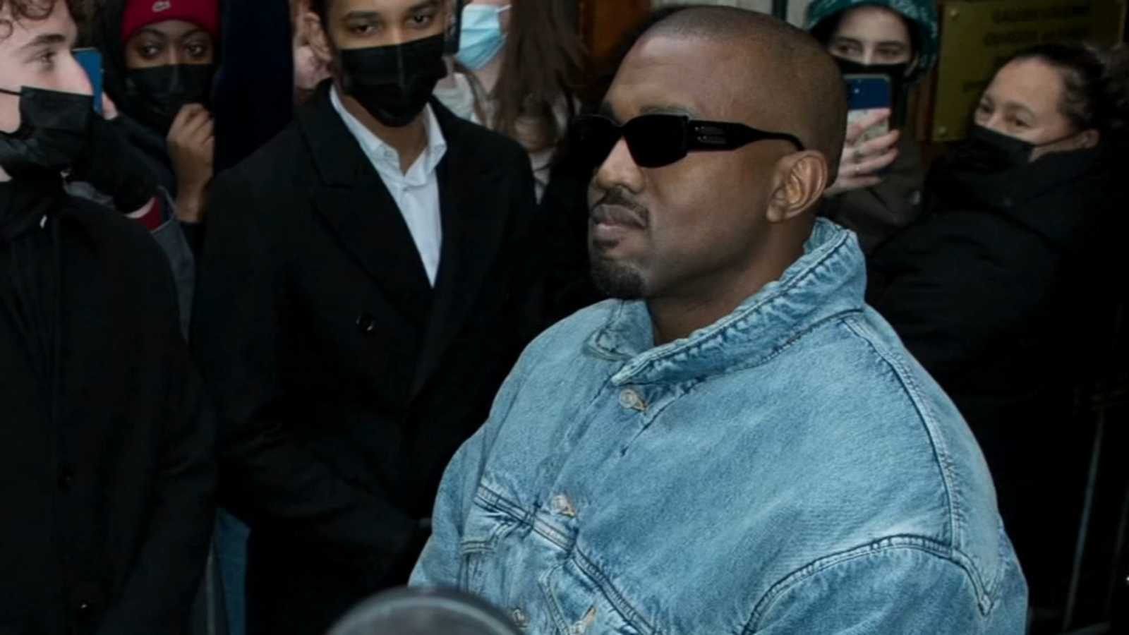 Kanye Wests Anti Semitic Comments Condemned By Illinois Holocaust