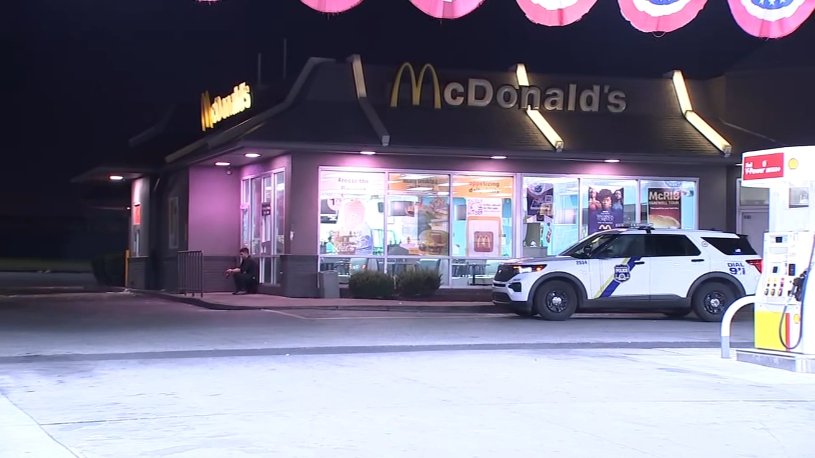 McDonald's armed robbery: Man with gun robs Philadelphia location on ...