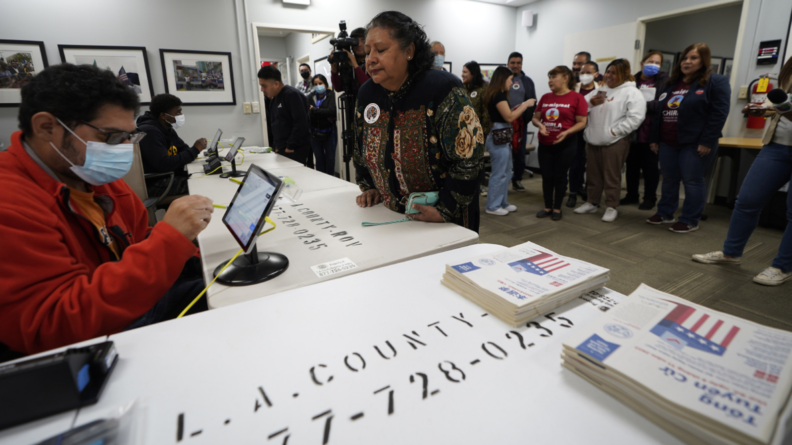 Eyewitness Newsmakers: Breaking down the 7 propositions on California's ...