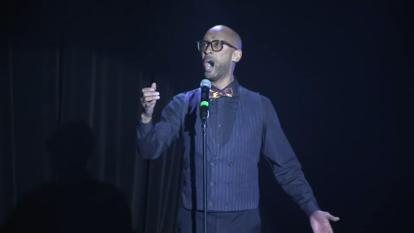 Chicago Sings Karaoke: Edgewater native Jason Jackson wins citywide ...