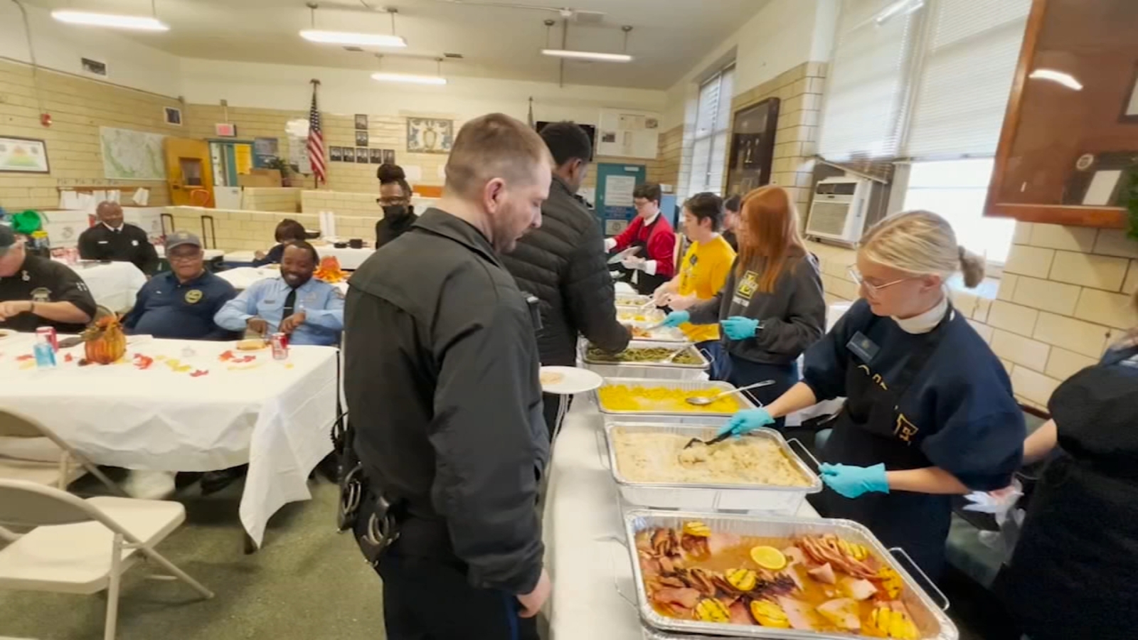 LaSalle University students serve Thanksgiving meals to Philadelphia ...