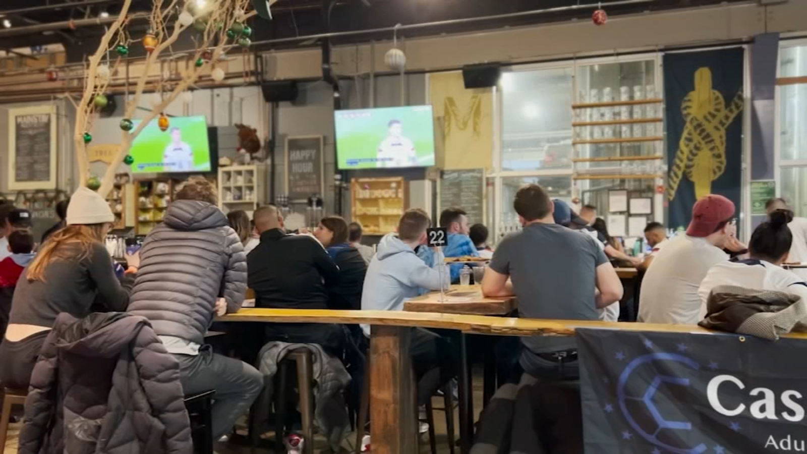 World Cup 2022: Soccer fans pack Philadelphia bar to watch USA take on ...