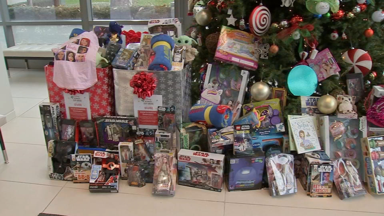Disney, 6abc donate thousands of gifts for Toys for Tots - 6abc ...