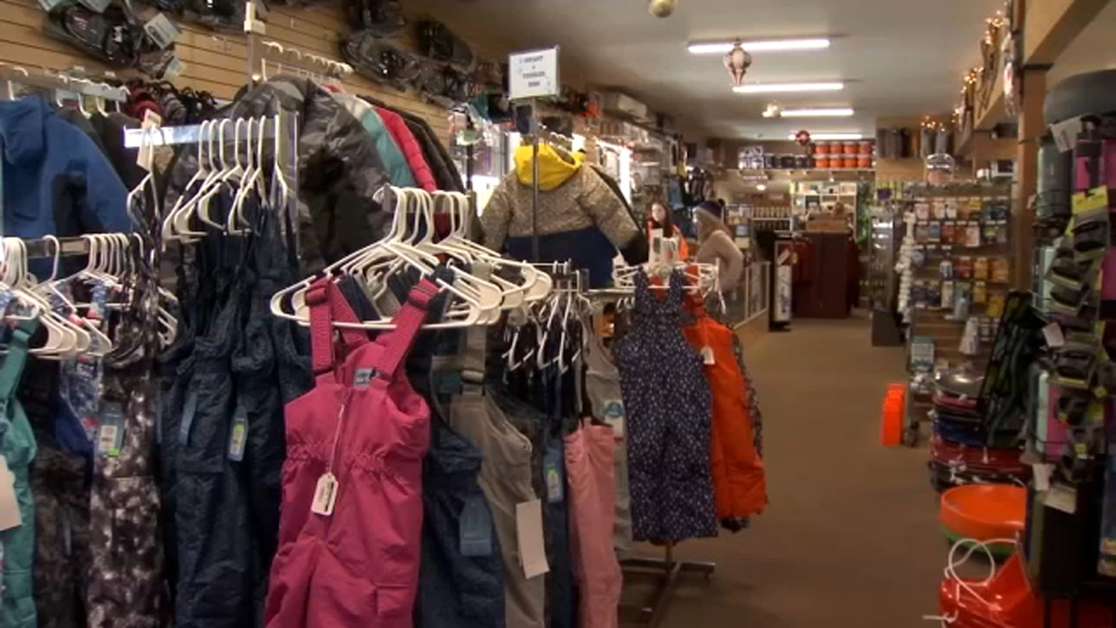 Shaver Lake businesses get boost from weekend snowfall - ABC30 Fresno