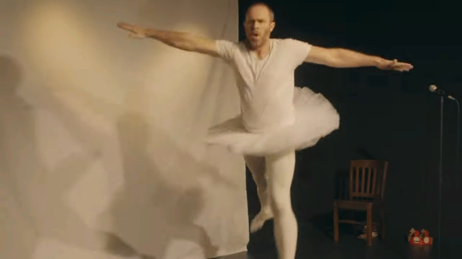 'One-Man Nutcracker': Actor and writer Chris Davis performs every role ...