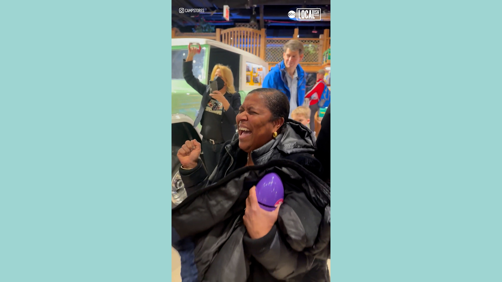 Boy wins $25,000 in claw machine - ABC7 New York