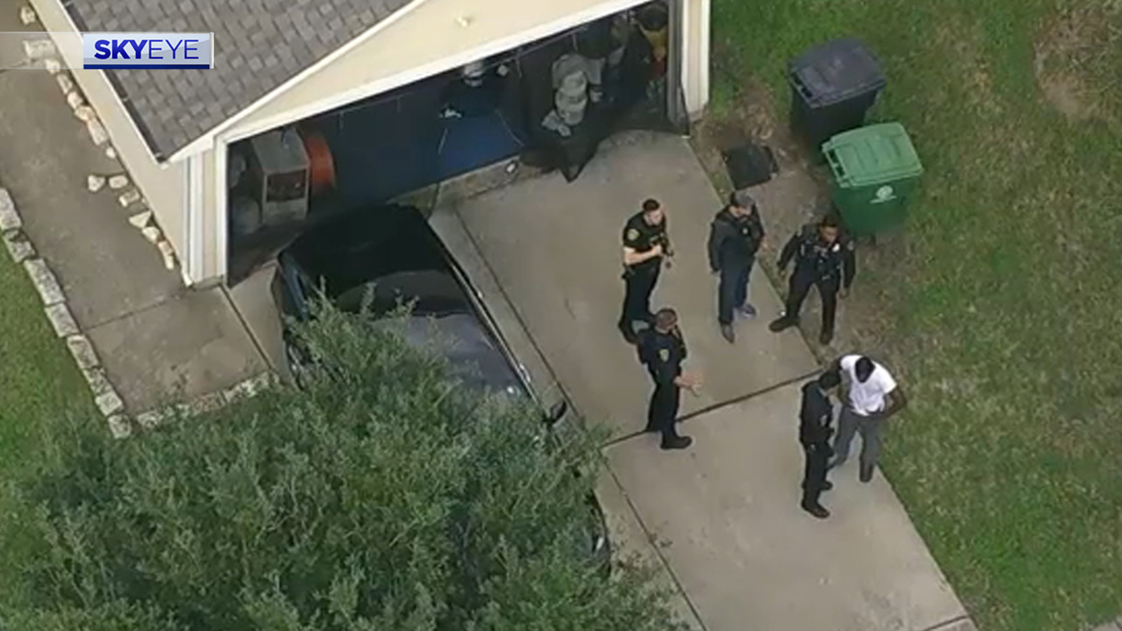 Houston homicide: Man fatally shot inside garage during apparent ...