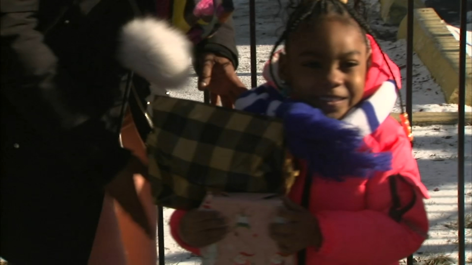 Mothers and Men Against Senseless Killing organizes Christmas giveaway ...