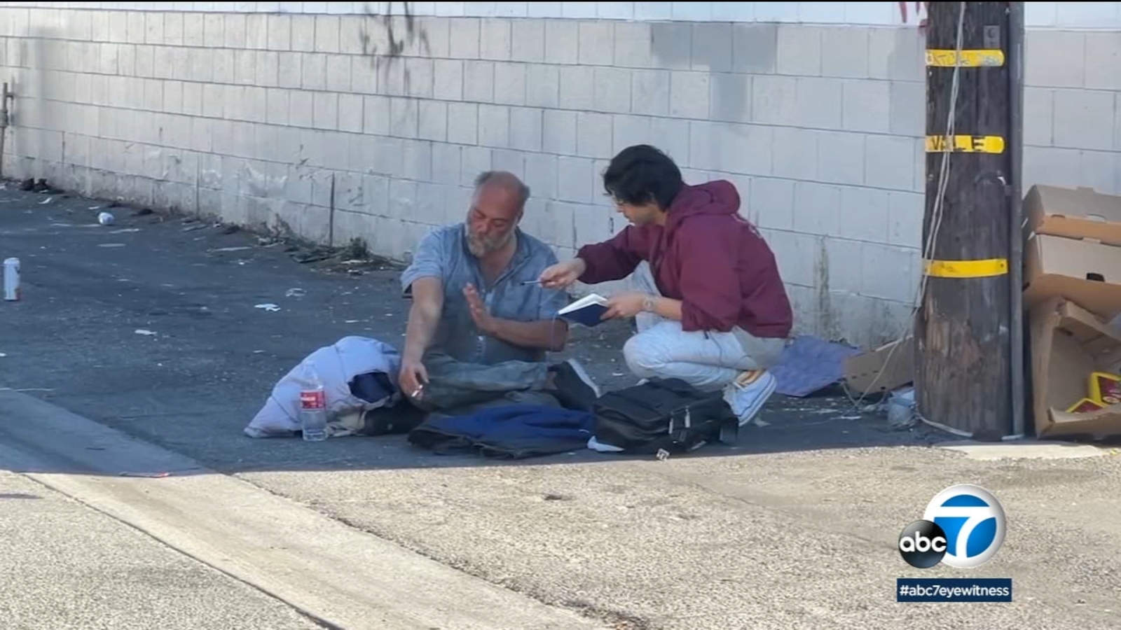 Street psychiatrists engage in homeless outreach as part of innovative program in Los Angeles ...