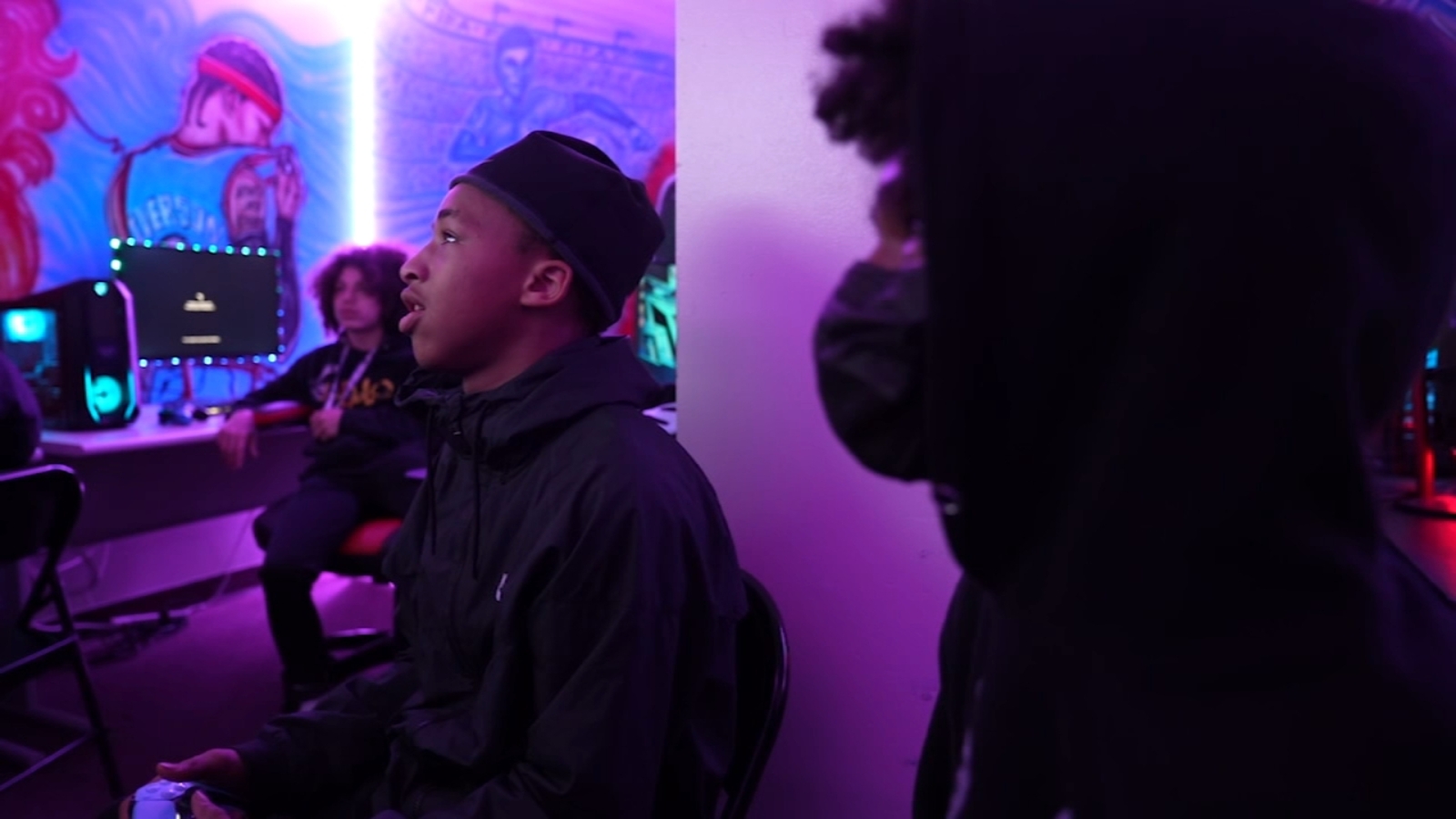 Philadelphia group uses gaming to help reach at-risk youth - 6abc ...