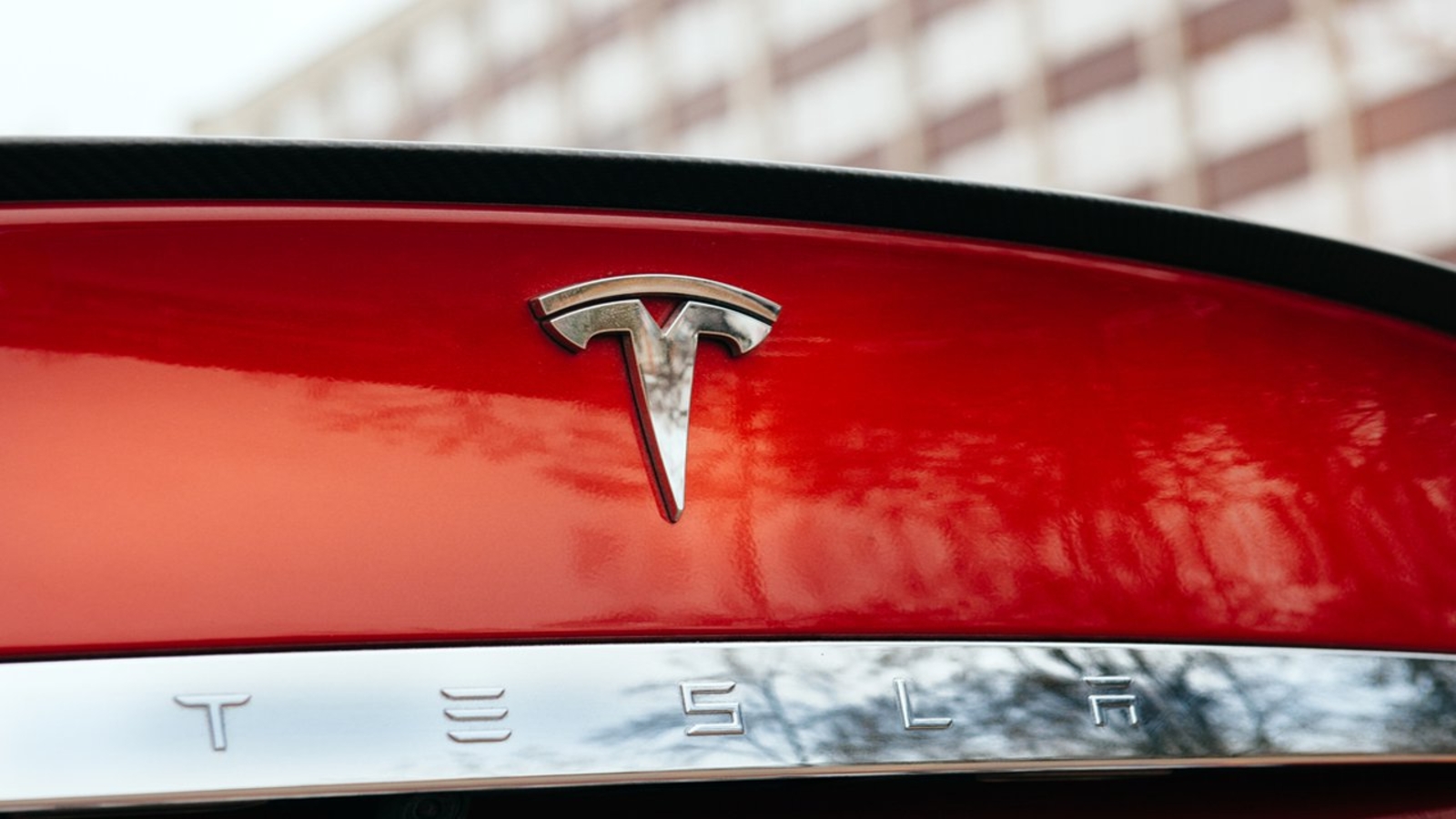 Tesla fans line up for chance to reserve $35K car - ABC7 Chicago