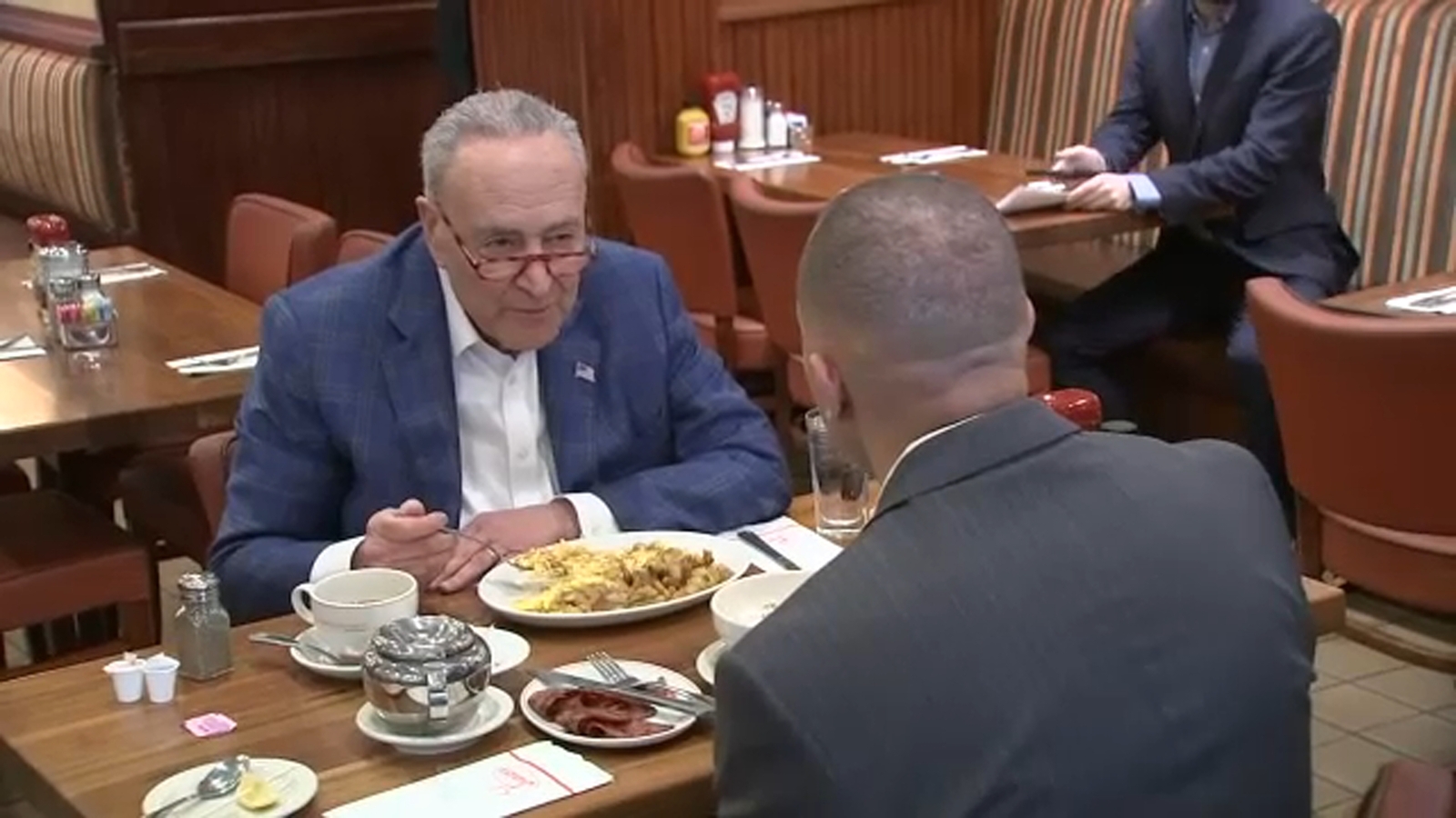 Chuck Schumer and Hakeem Jefferies tackle nation's problems at Junior's ...