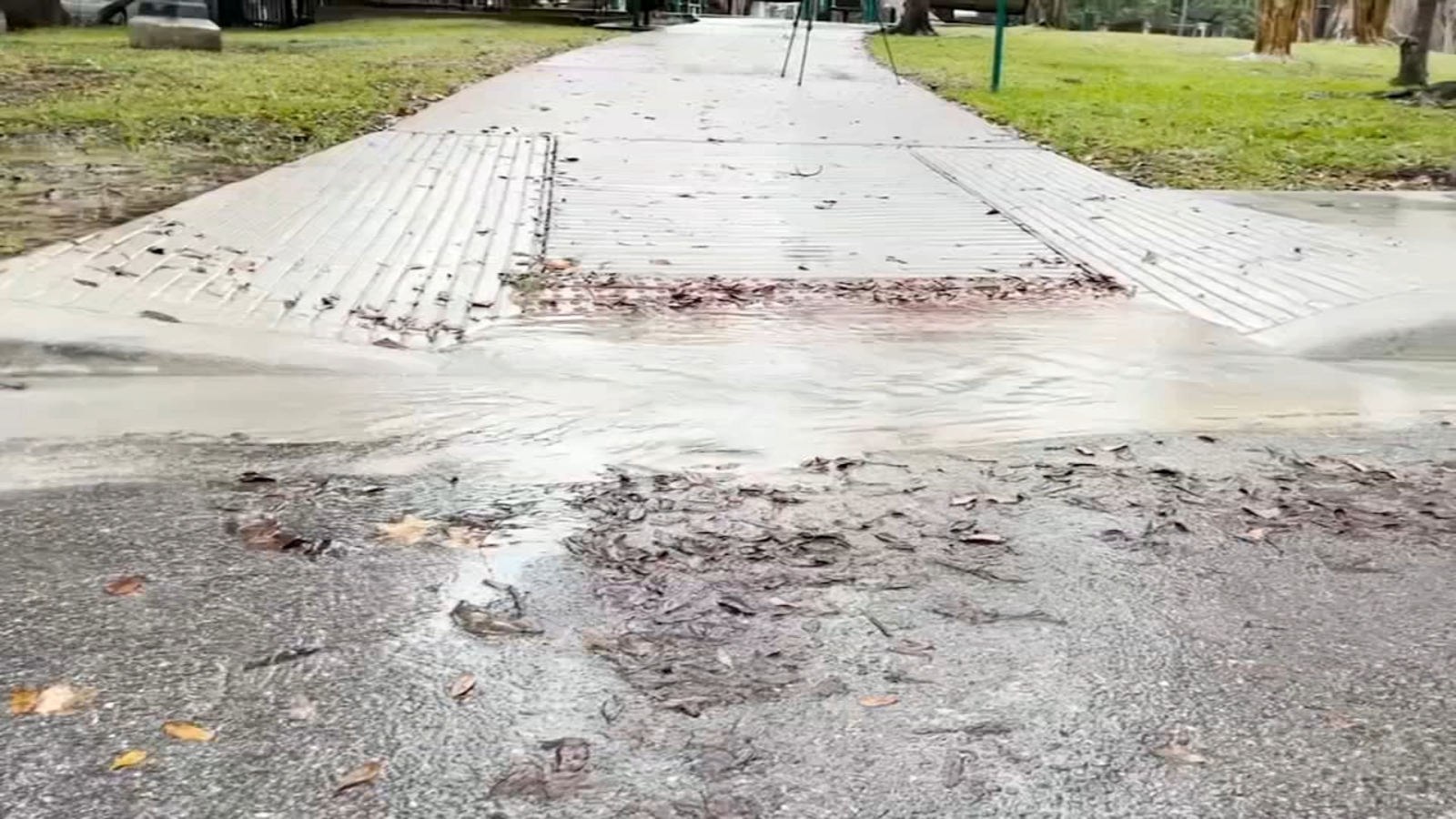 Montrose water main break: Residents say City of Houston hasn't done ...