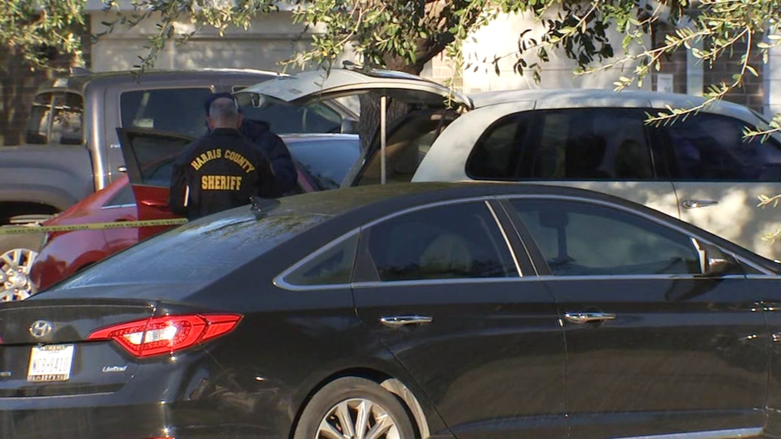 Man Fatally Shoots Himself After Forcing Ex Into Car At Gunpoint On