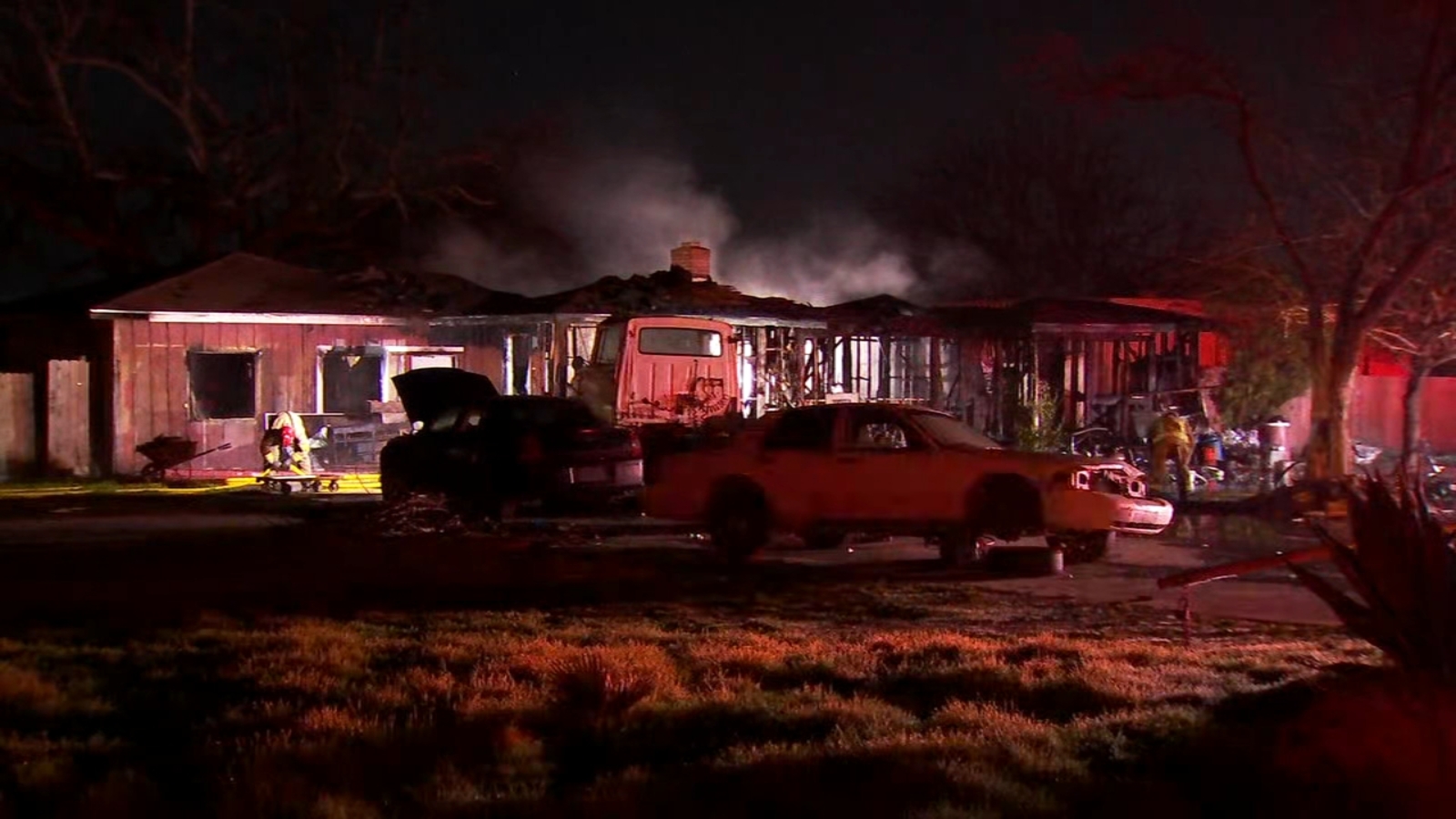 Crews battling house fire in Merced - ABC30 Fresno