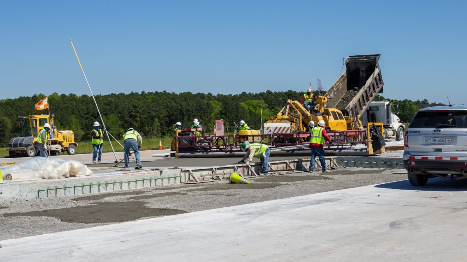 Time lapse video shows crews quickly repairing worn out section of ...