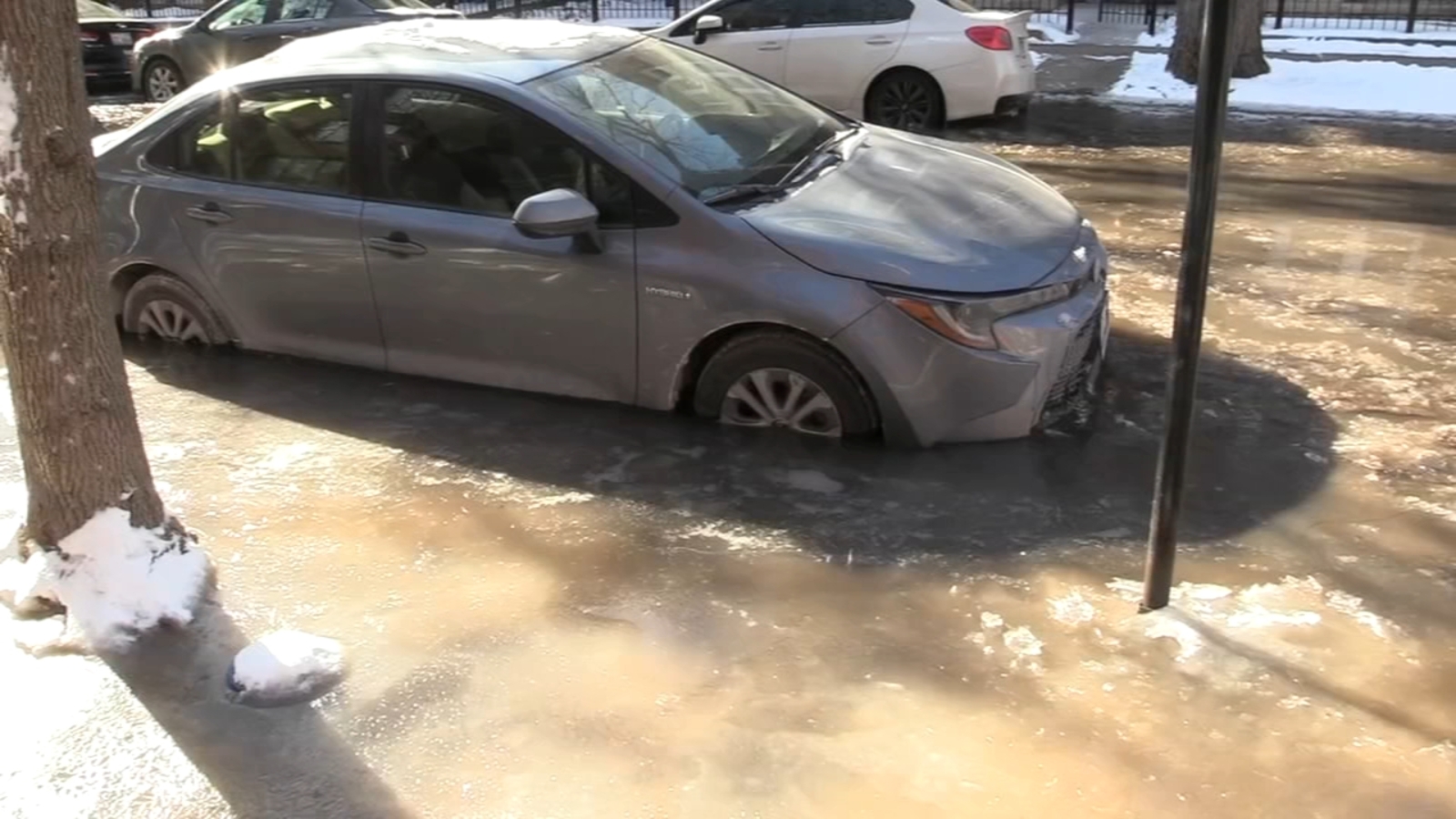 Frigid temps lead to burst water line in Chicago's Uptown neighborhood ...