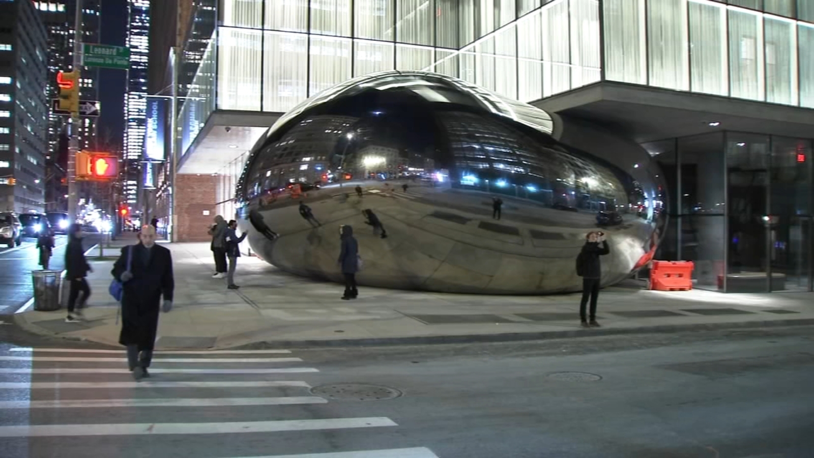 New York City unveils its own 'Bean' statue by Anish Kapoor in Tribeca ...