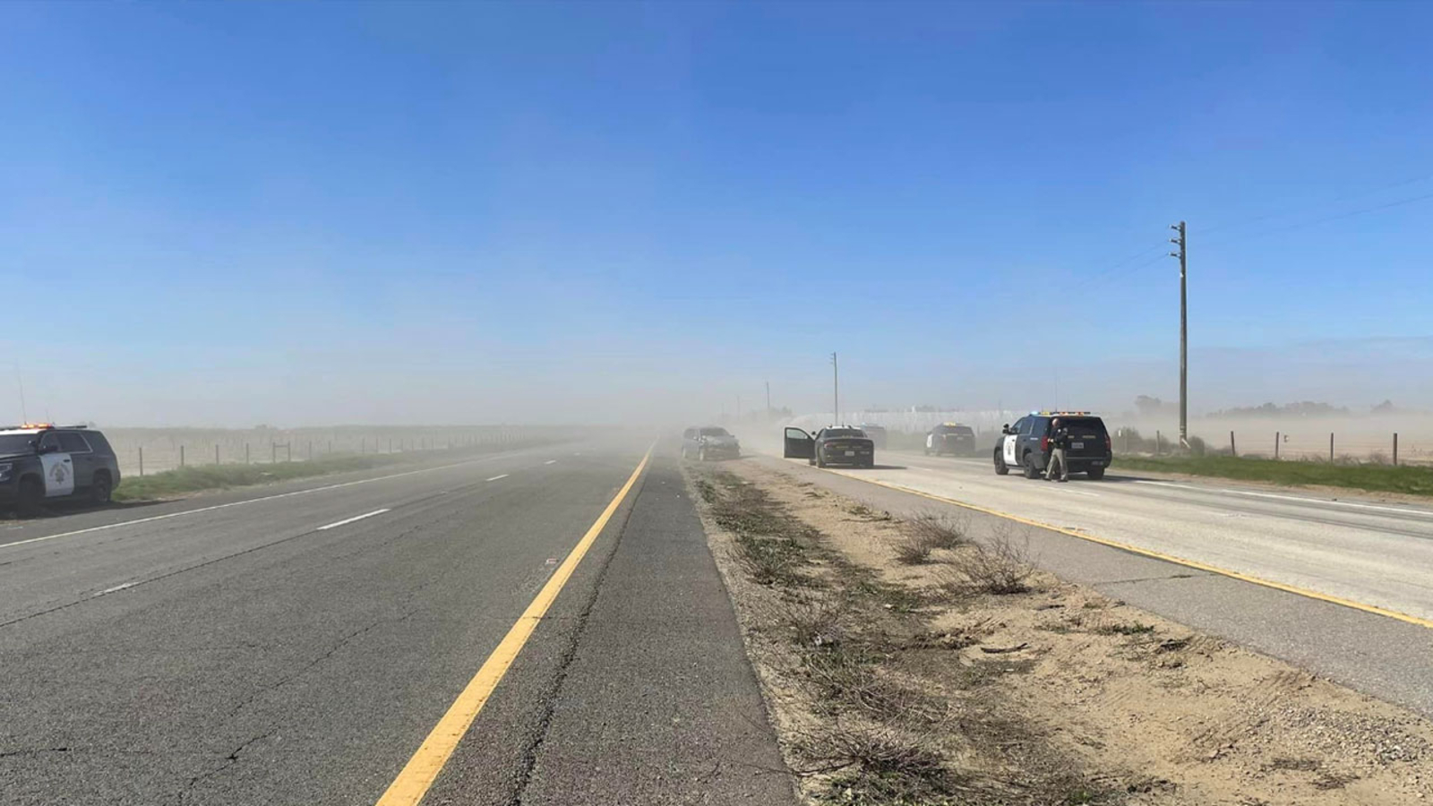 Dust storm causes several crashes on Highway 152 in Madera County, forcing detours - ABC30 Fresno