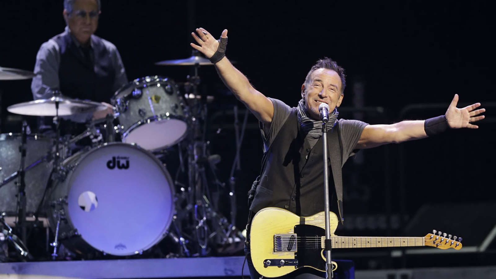 Bruce Springsteen breaks own record for longest US show - ABC13 Houston