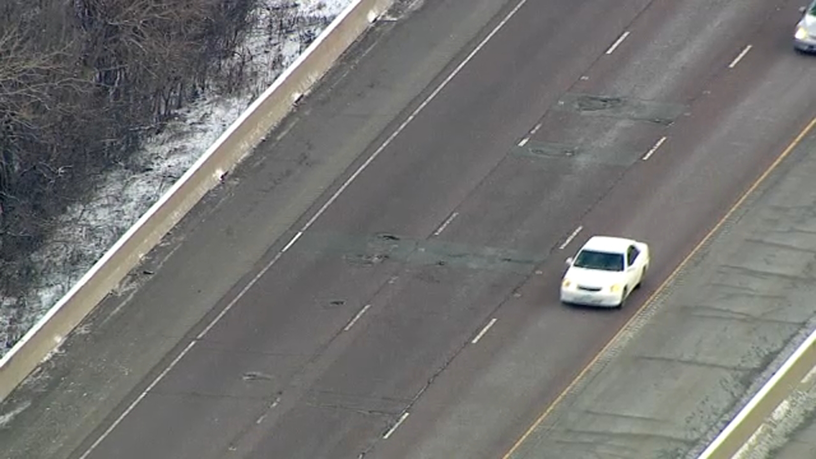 Potholes on I-55: Cars left damaged along outbound Stevenson Expressway ... Potholes on I-55: Cars left damaged along outbound Stevenson Expressway ...