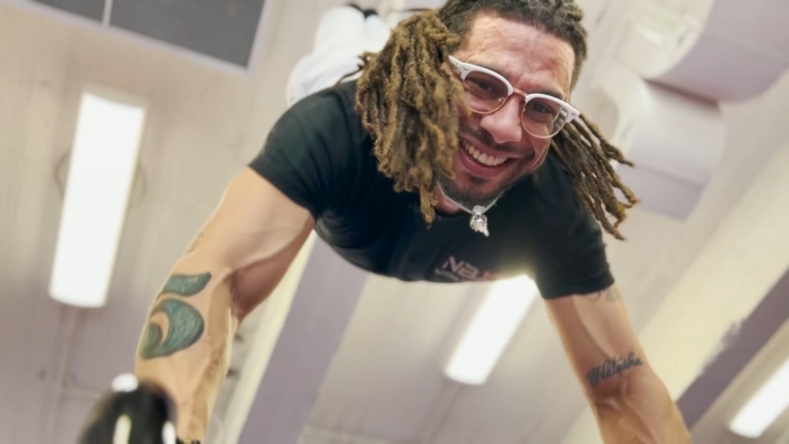 Calisthenics teacher returns to Roman Catholic High School to help ...